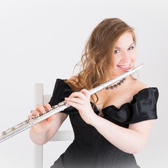 Flute lessons with Elena Isaeva - Play with a Pro
